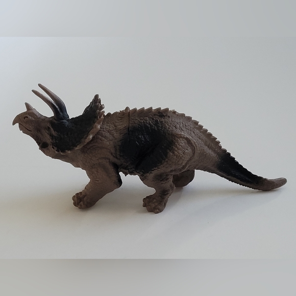 Toys | Rare Vintage 6 Triceratops Dinosaur Pvc Detailed Realistic ...